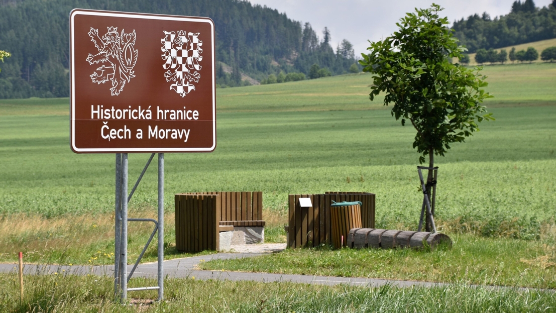 Olomoucký kraj zvažuje vyznačení hranice Čech a Moravy, umístí cedule u ...